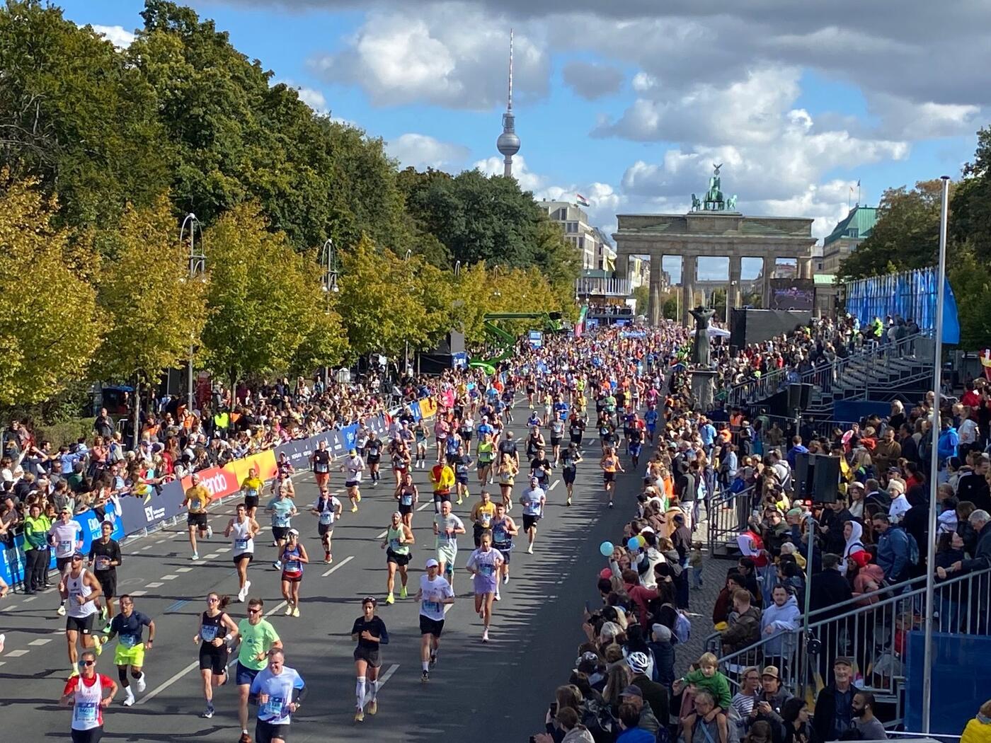 50. BMW BERLIN-MARATHON 2024 ist mit 54.280 Finishern der größte ...
