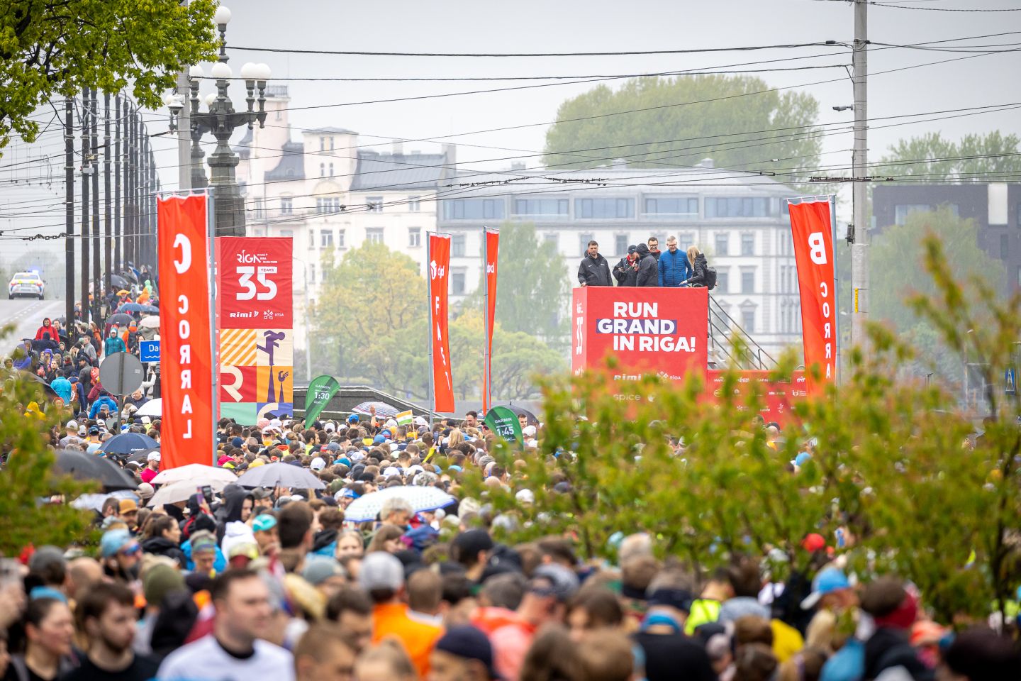 Rain doesn’t stop the 35th Rimi Riga Marathon from becoming the largest ...